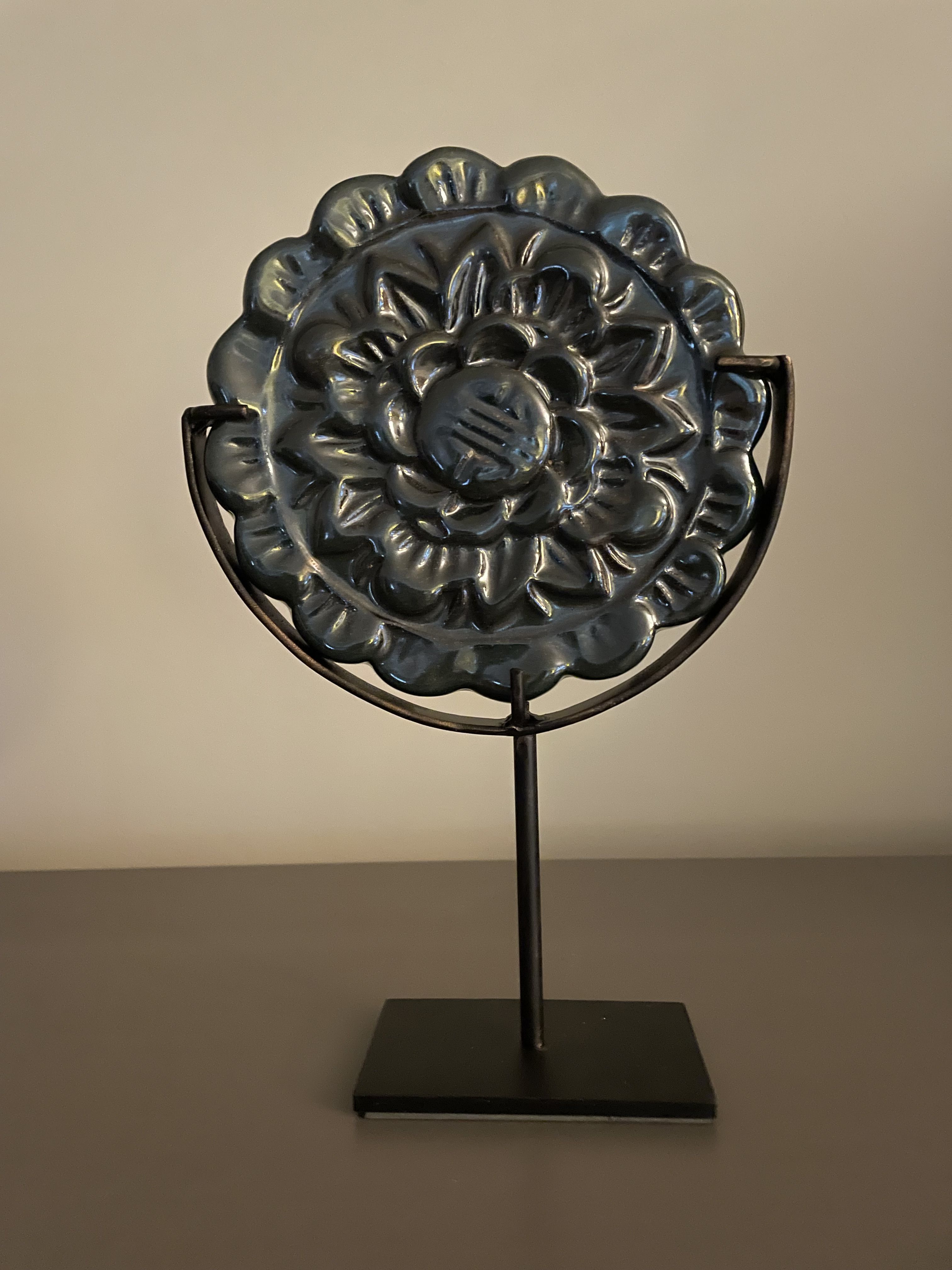 Metal Ayaklı Yuvarlak Obje - mutlumikrop.com