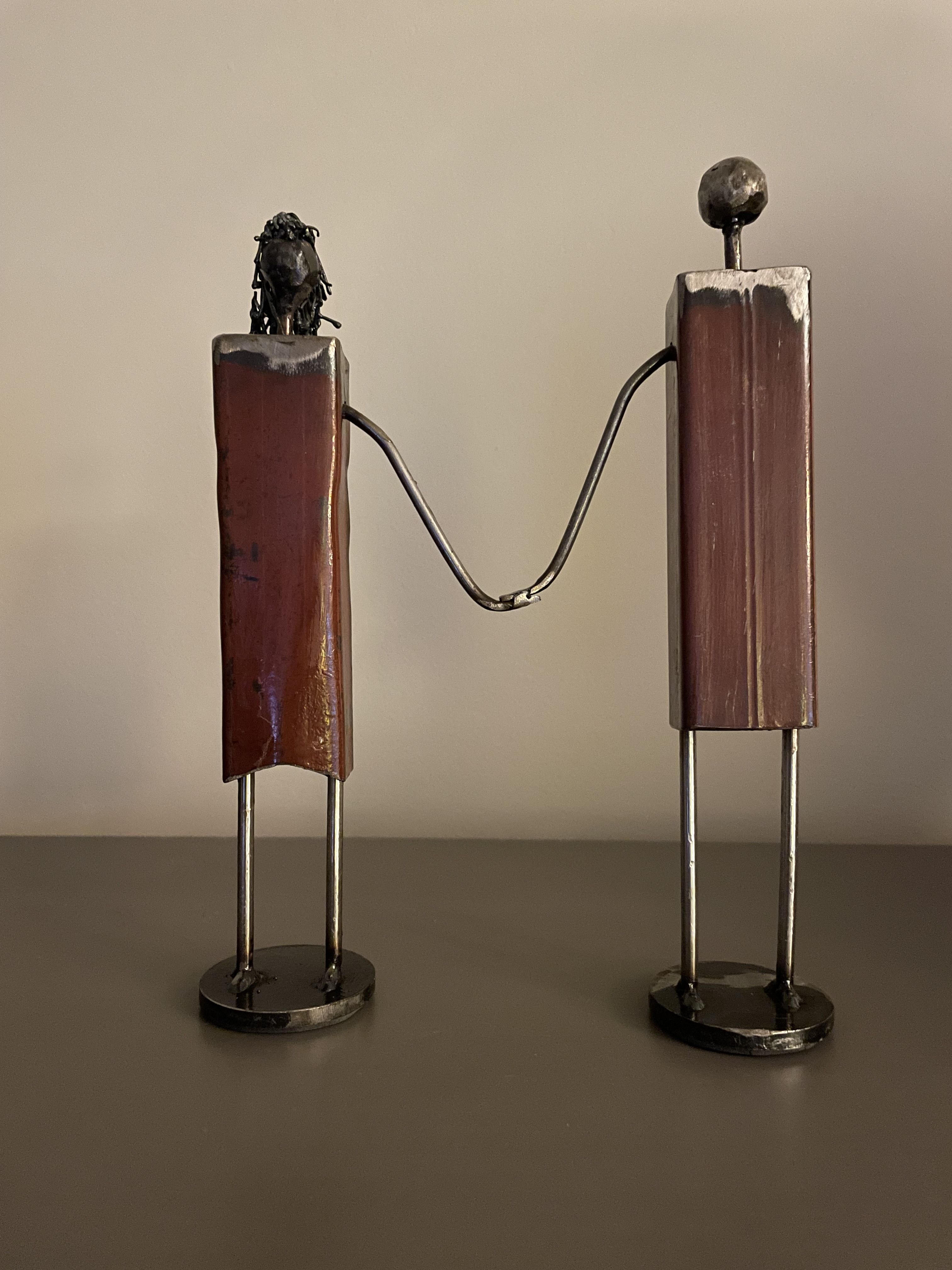 Elele Tutuşan Kadın-Erkek Heykeli - mutlumikrop.com