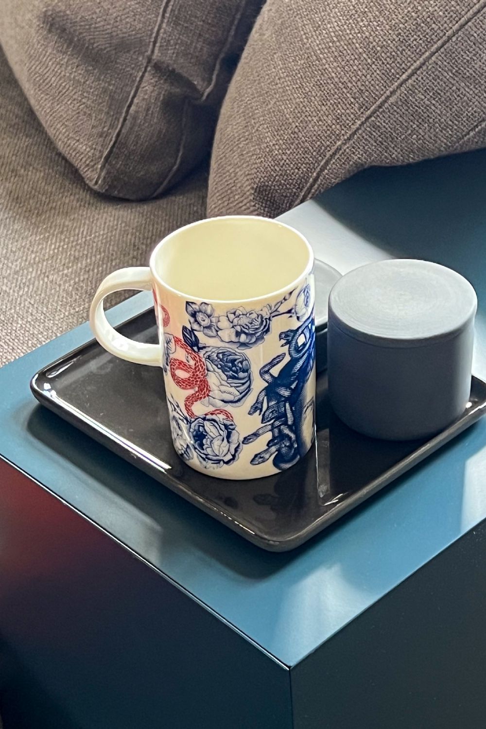 Porselen Kupa Rose of Medusa Hediye Kutulu - mutlumikrop.com